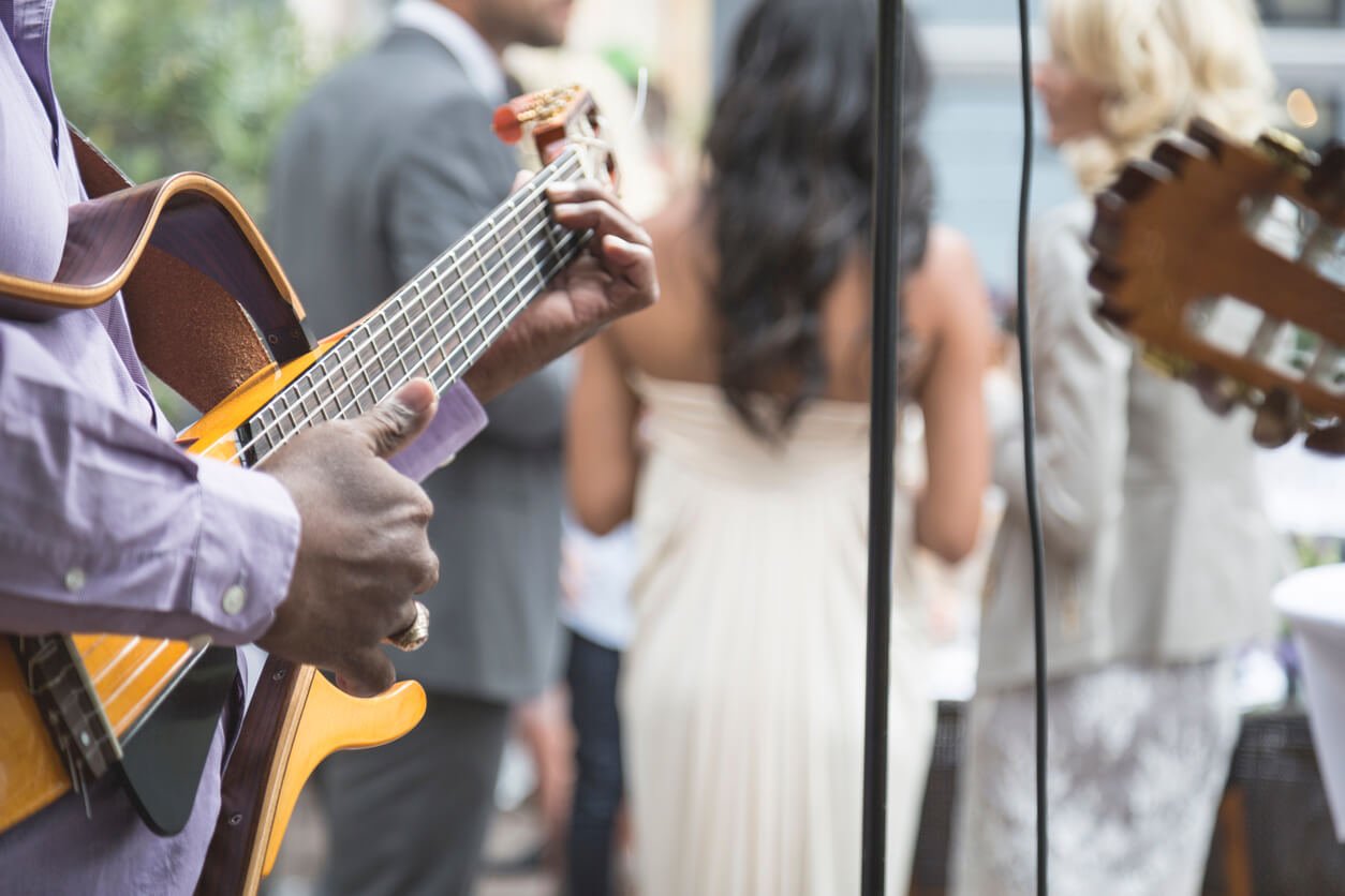 Wedding Cocktail Hour Music: The Complete Guide | Wedding Spot Blog