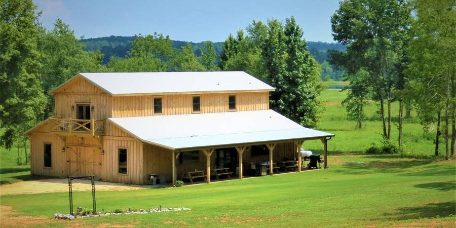 19 Rustic Barn Wedding Venues We Love in the United States | Wedding ...